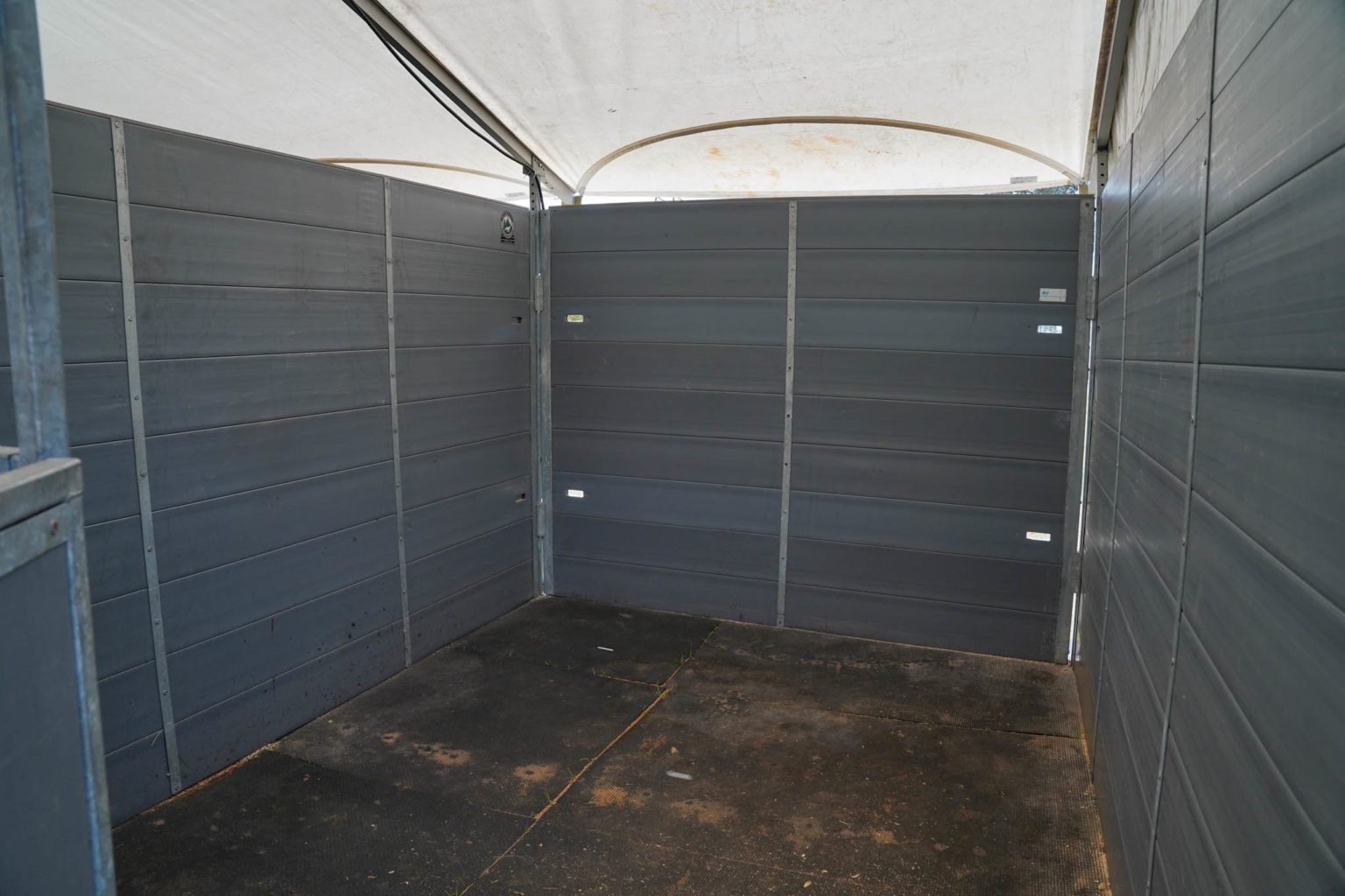 Stabling - Black Prong