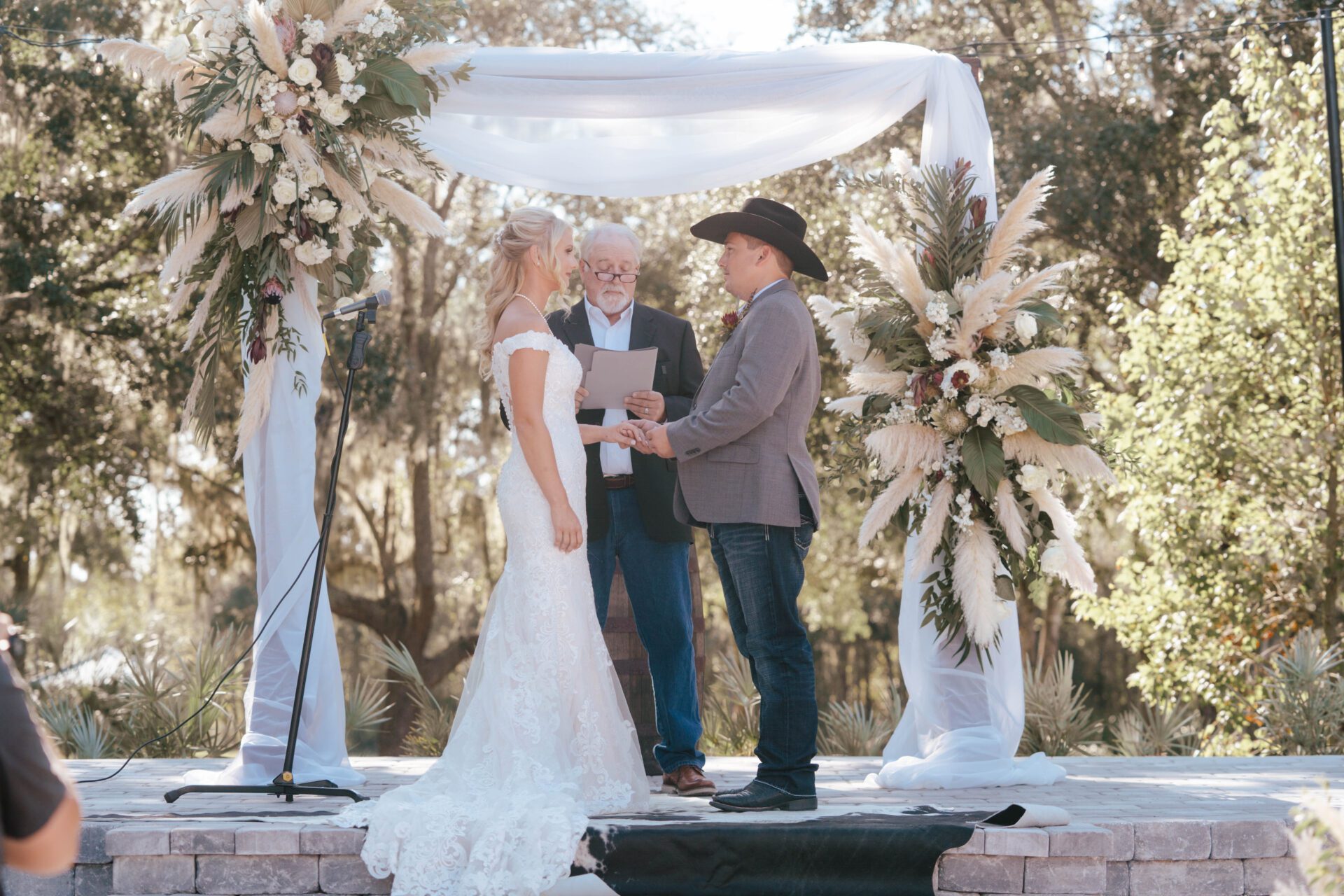 Wedding Day Photo Checklist | The Venue at Black Prong